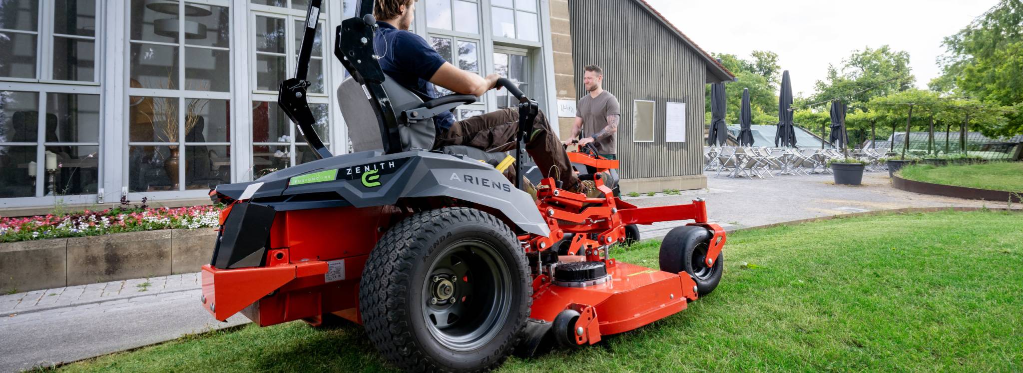 ARIENS | Spezialist für Zero-Turn Rasenmäher und Schneefräsen