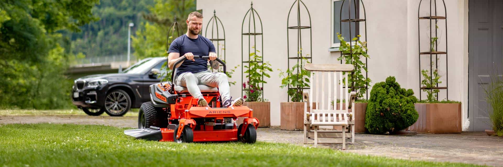 ZENITH 60 - Ariens largest commercial zero-turn mower